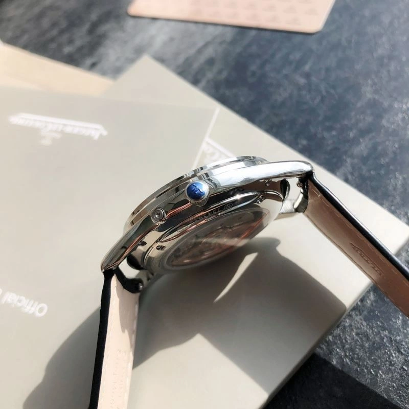 Indistinguishable JAEGER-LECOULTRE Watches