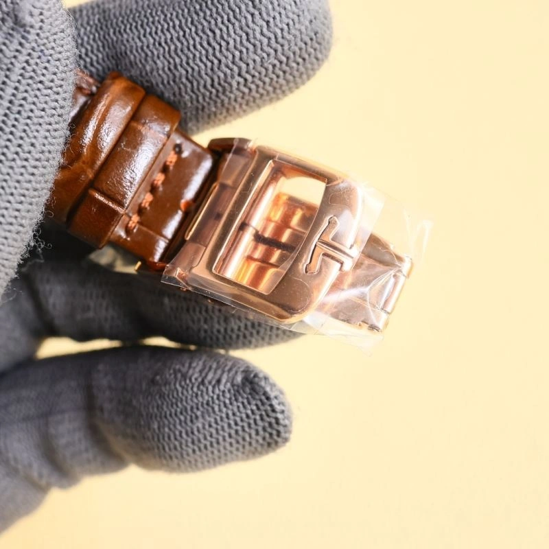 Indistinguishable JAEGER-LECOULTRE Watches