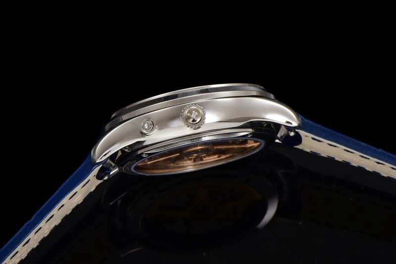Indistinguishable JAEGER-LECOULTRE Watches