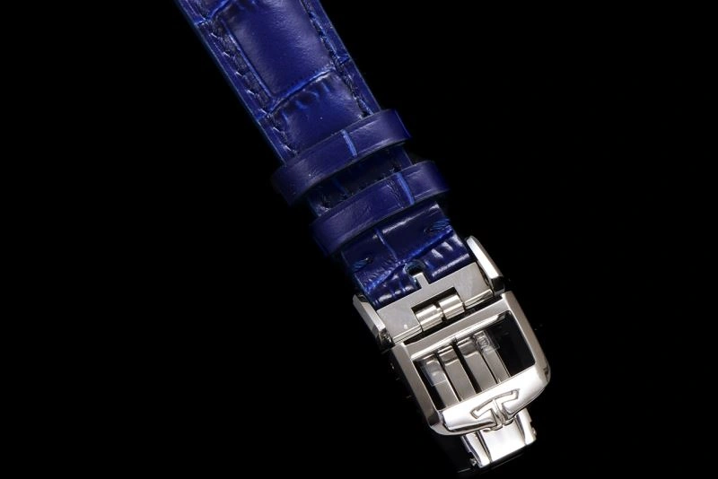 Indistinguishable JAEGER-LECOULTRE Watches