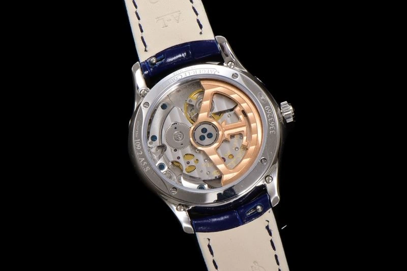 Indistinguishable JAEGER-LECOULTRE Watches