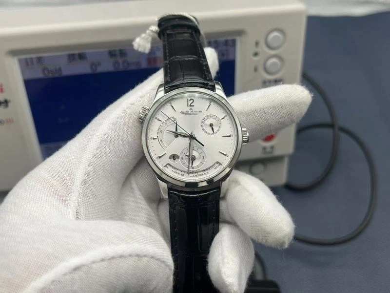 Indistinguishable JAEGER-LECOULTRE Watches
