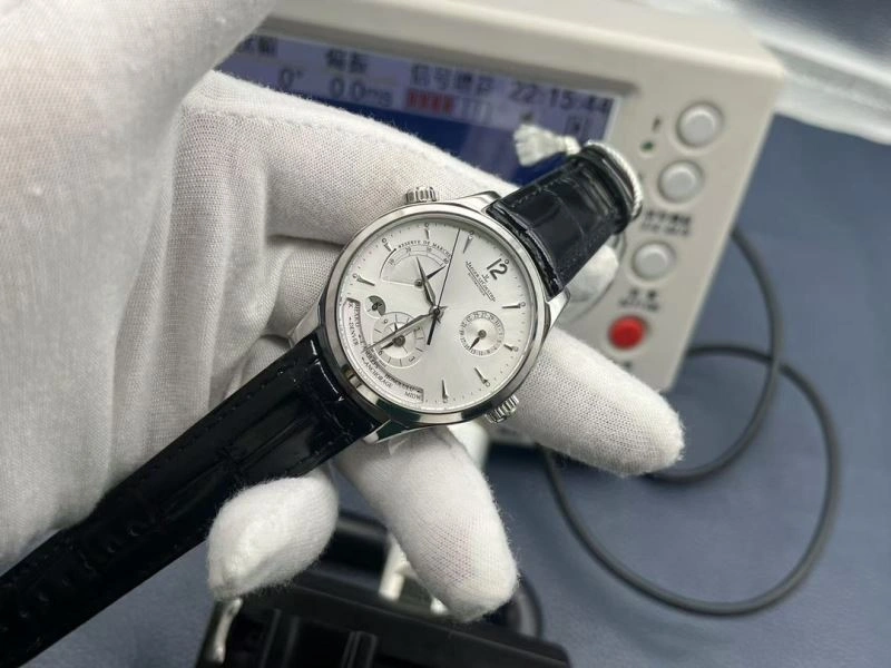 Indistinguishable JAEGER-LECOULTRE Watches