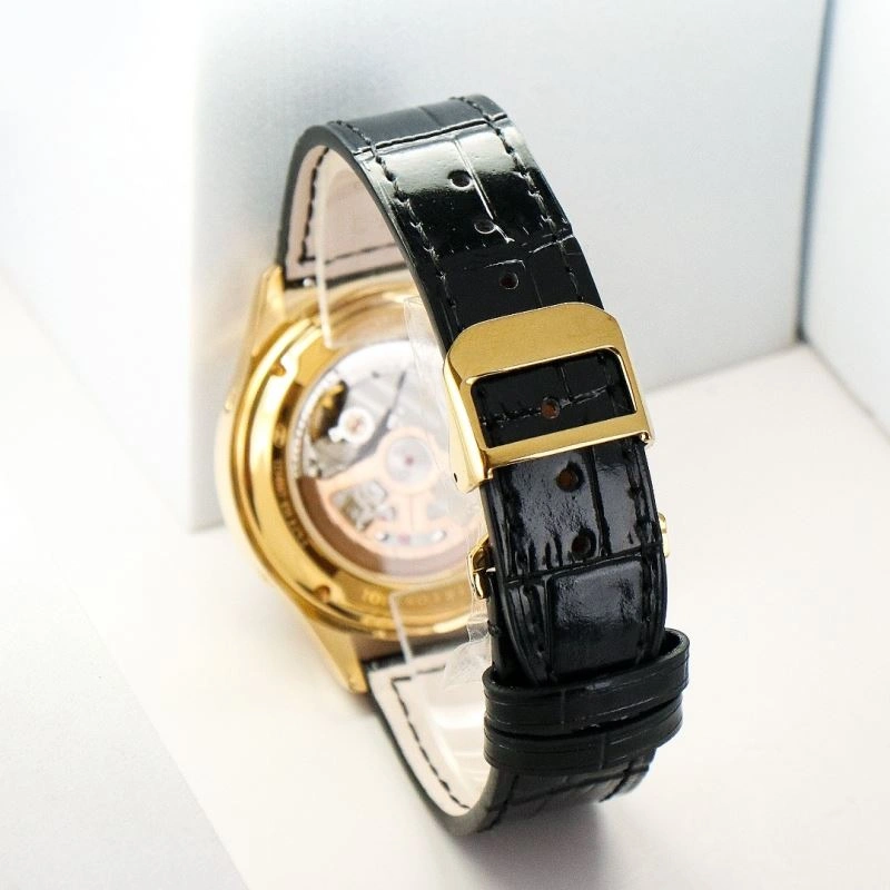 Indistinguishable JAEGER-LECOULTRE Watches
