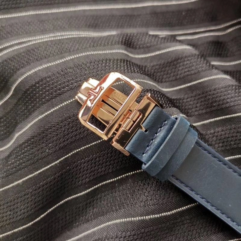 Indistinguishable JAEGER-LECOULTRE Watches