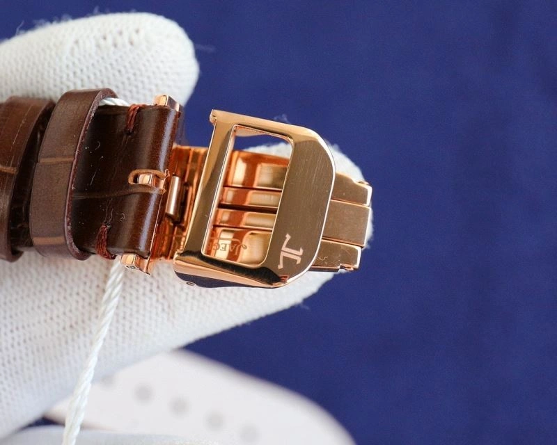 Indistinguishable JAEGER-LECOULTRE Watches