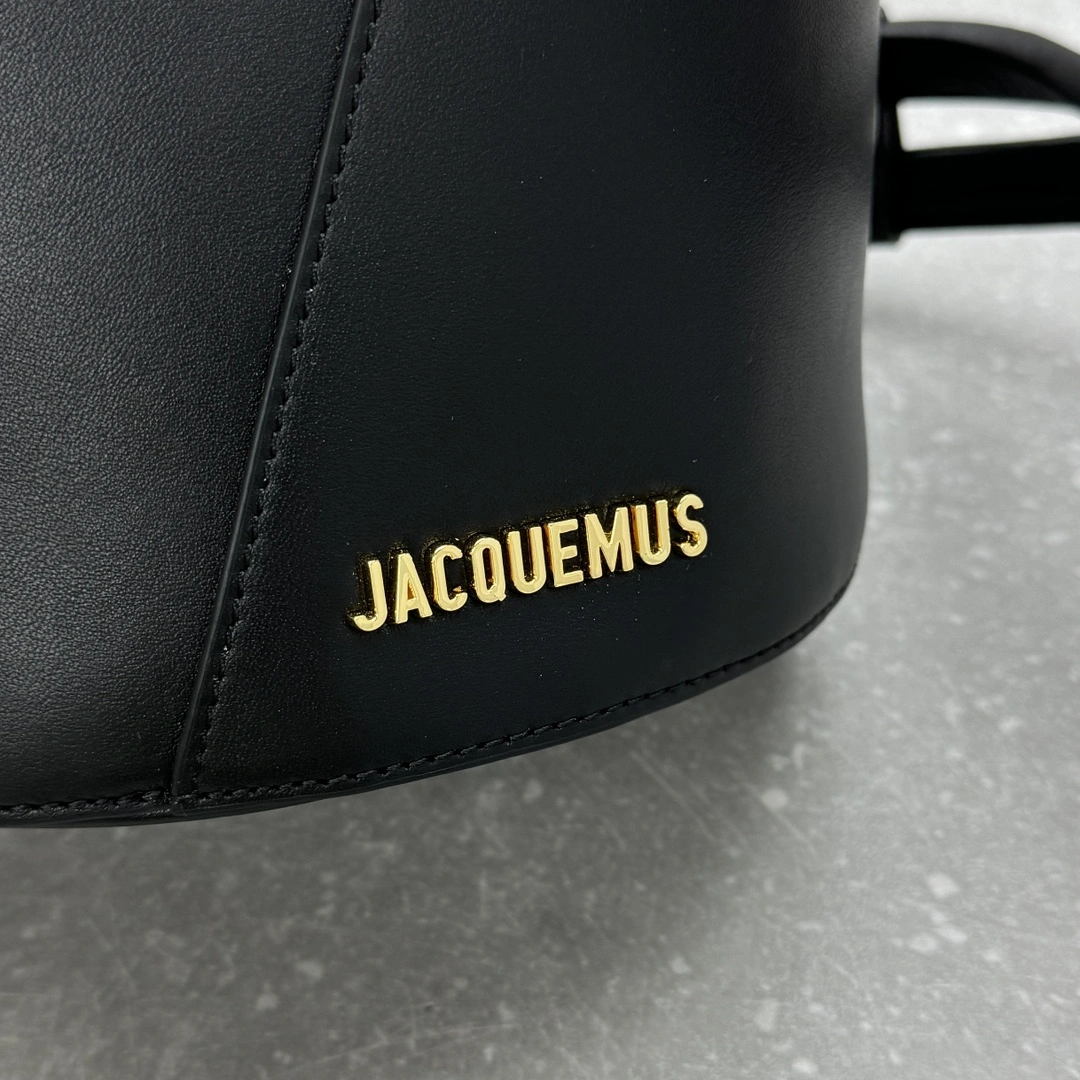 Exact replica Jacquemus Bucket Bags
