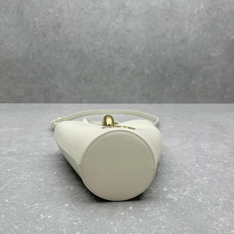 Indistinguishable Jacquemus Bucket Bags