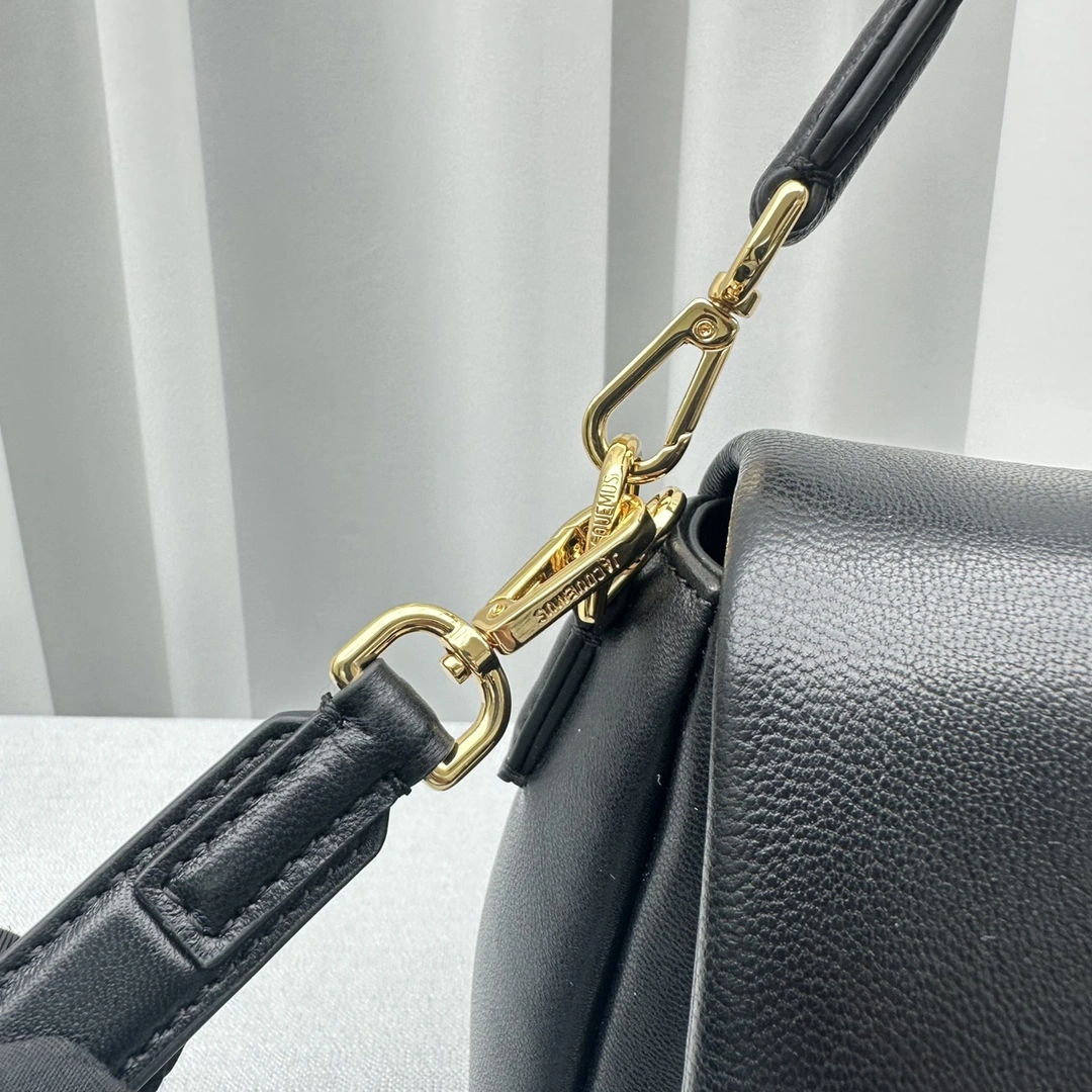 Factory-made Jacquemus Satchel Bags