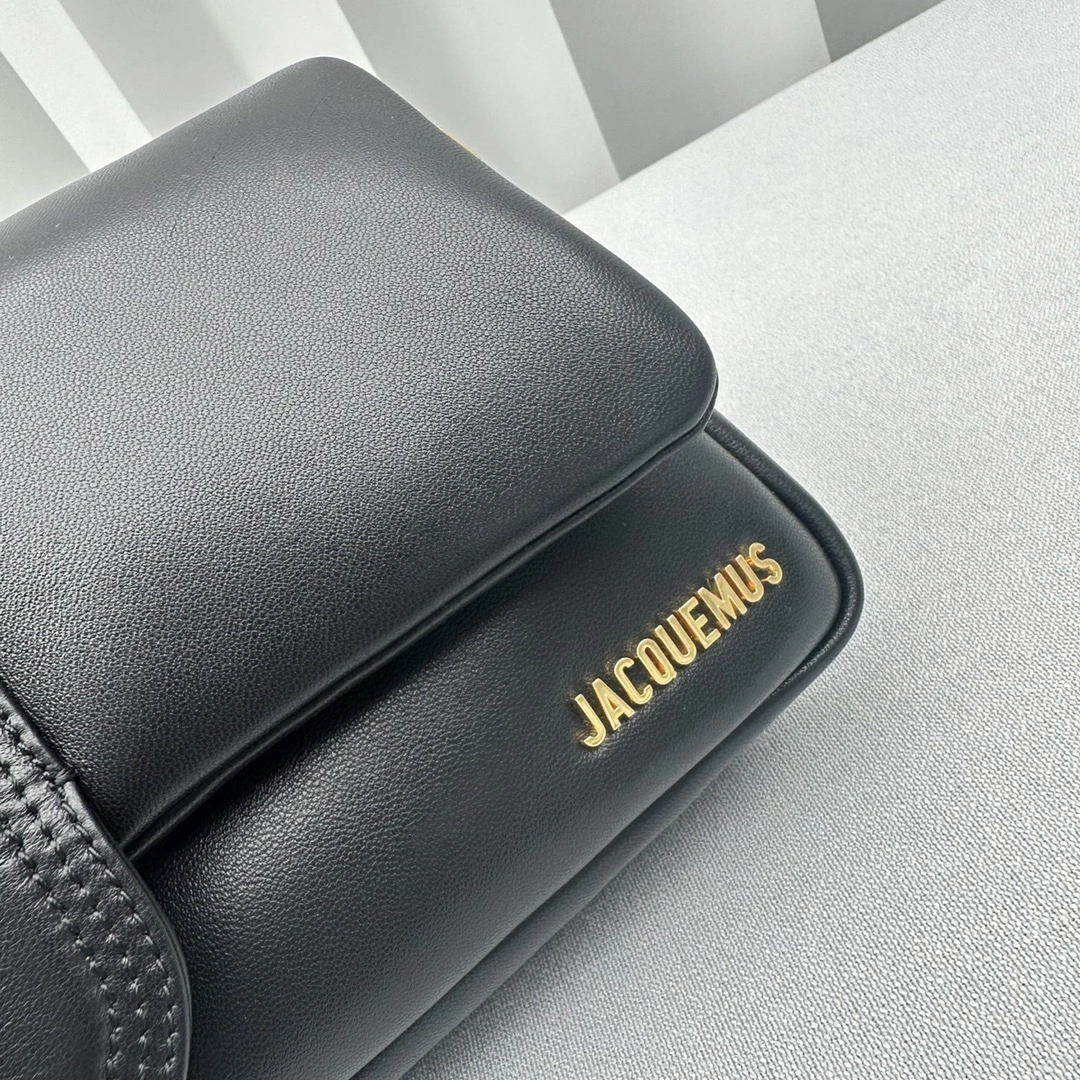 Factory-made Jacquemus Satchel Bags