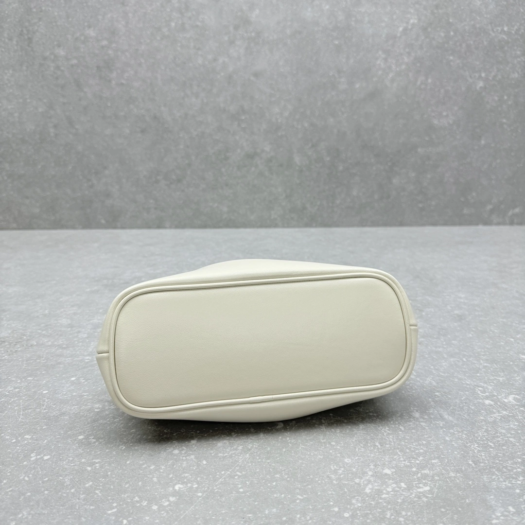 Inexpensive Jacquemus Satchel Bags