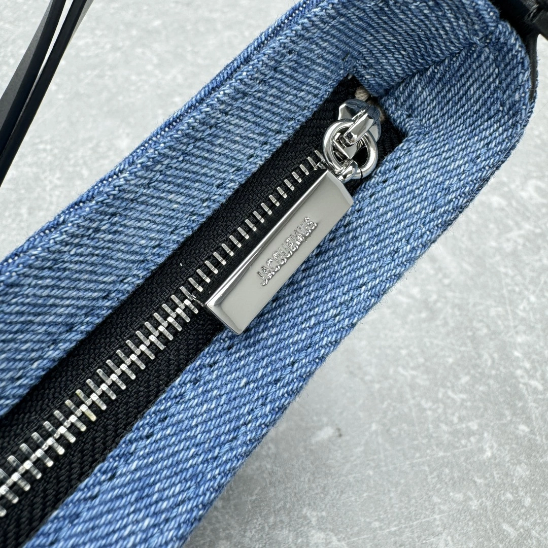 Official Jacquemus Satchel Bags