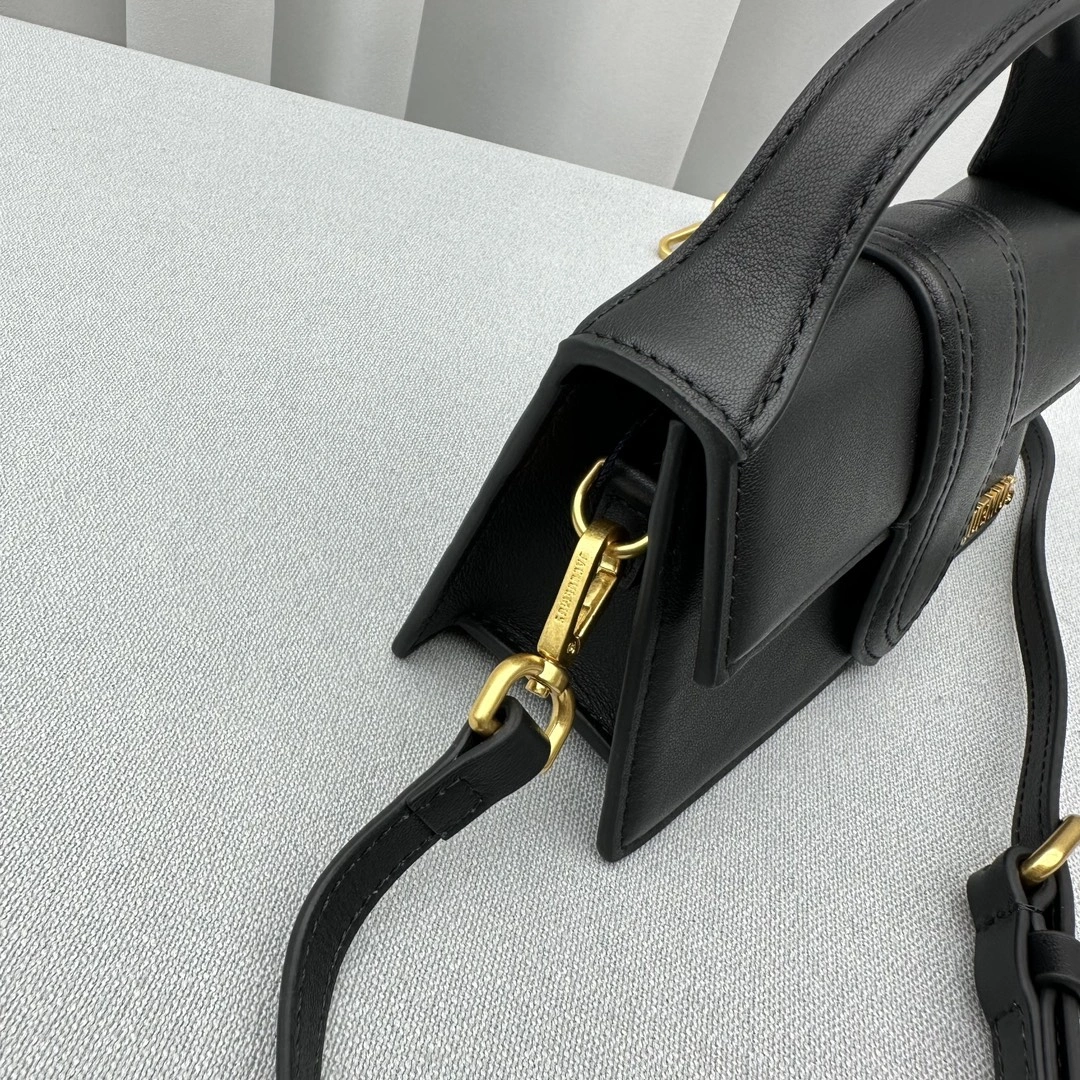 Genuine Jacquemus Satchel Bags