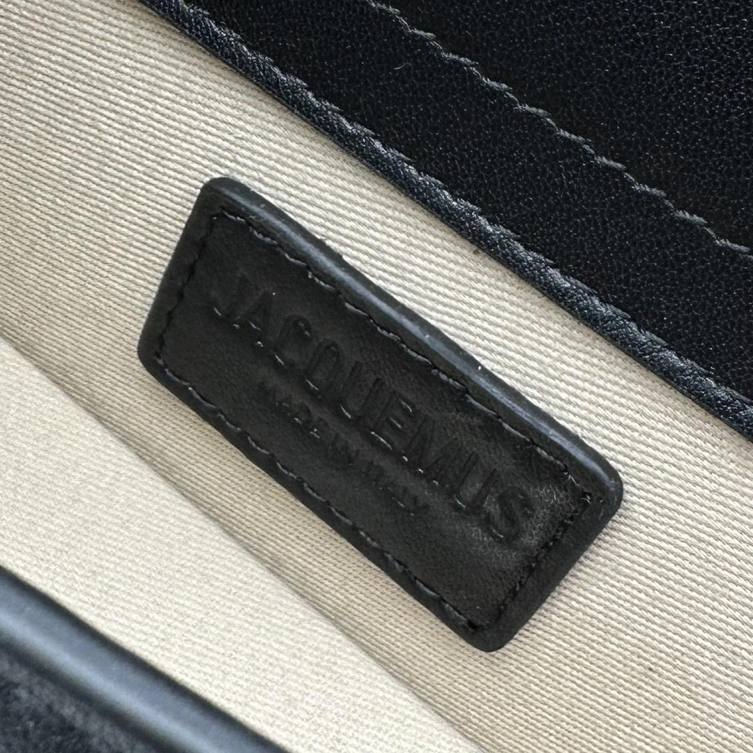 Genuine Jacquemus Satchel Bags