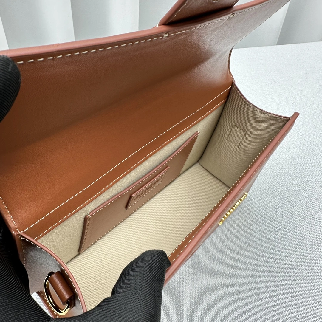 Reasonably priced Jacquemus Satchel Bags