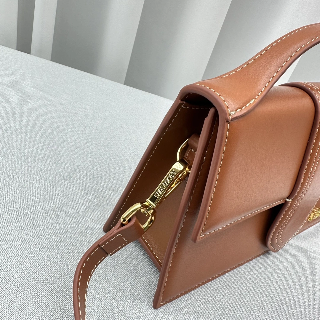 Reasonably priced Jacquemus Satchel Bags