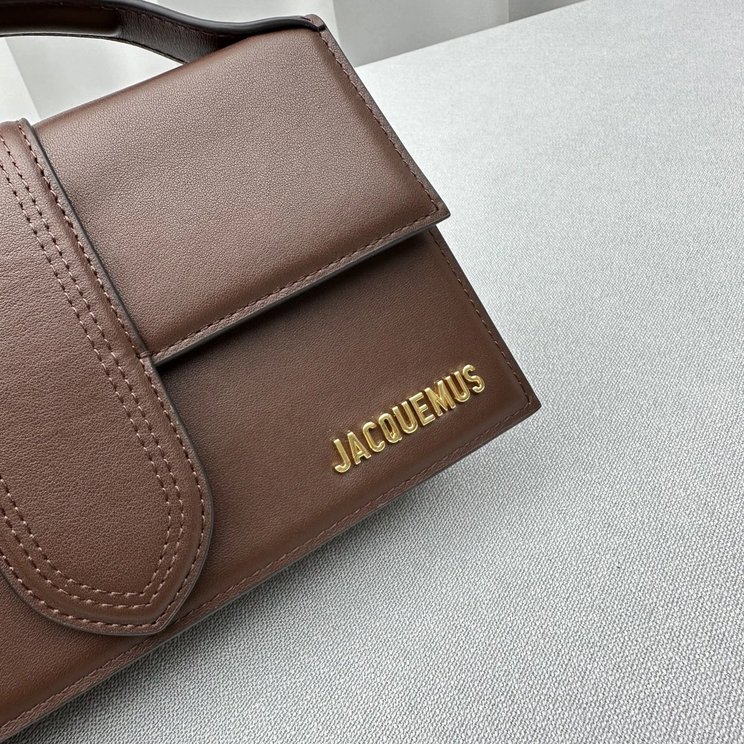 Indistinguishable Jacquemus Satchel Bags