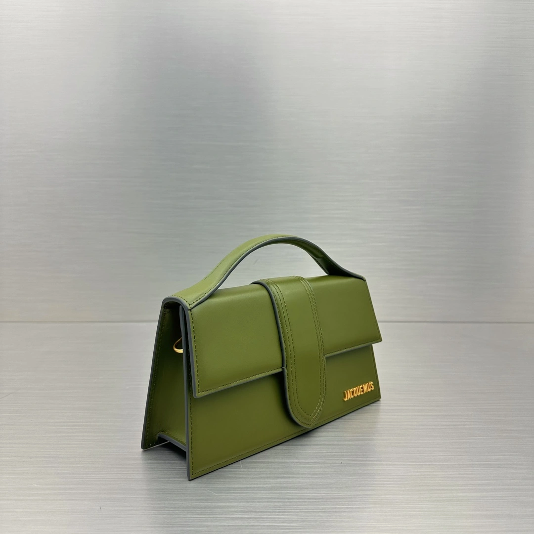 Top match Jacquemus Satchel Bags