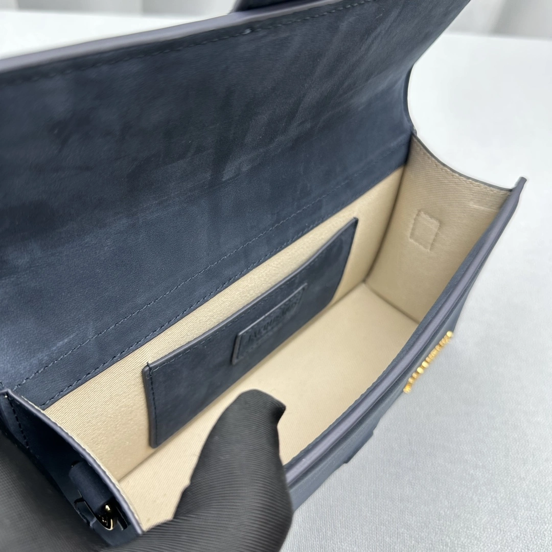 Bargain Jacquemus Satchel Bags