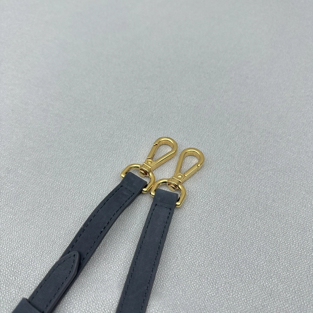 Bargain Jacquemus Satchel Bags