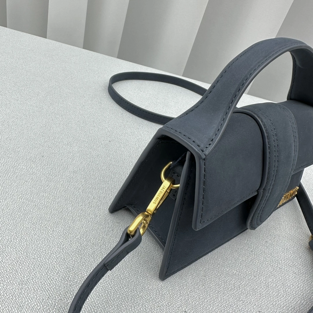 Inexpensive Jacquemus Satchel Bags