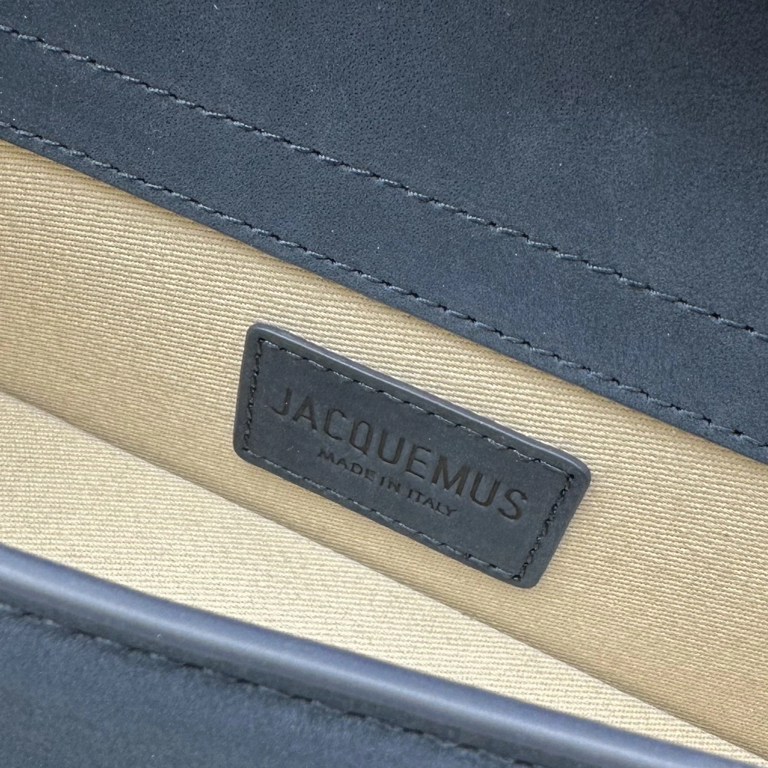 Inexpensive Jacquemus Satchel Bags