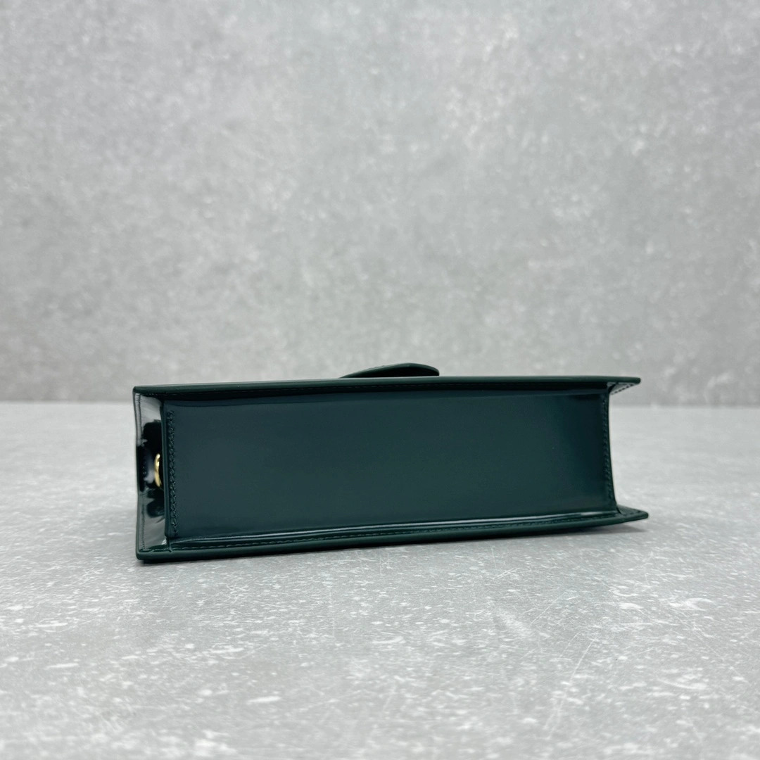Brand-authenticated Jacquemus Satchel Bags
