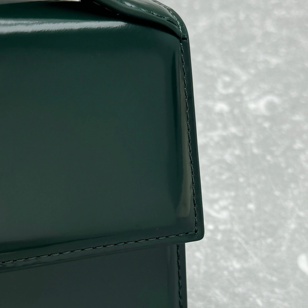 Brand-authenticated Jacquemus Satchel Bags