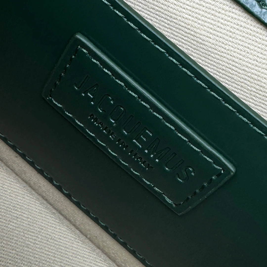Brand-authenticated Jacquemus Satchel Bags