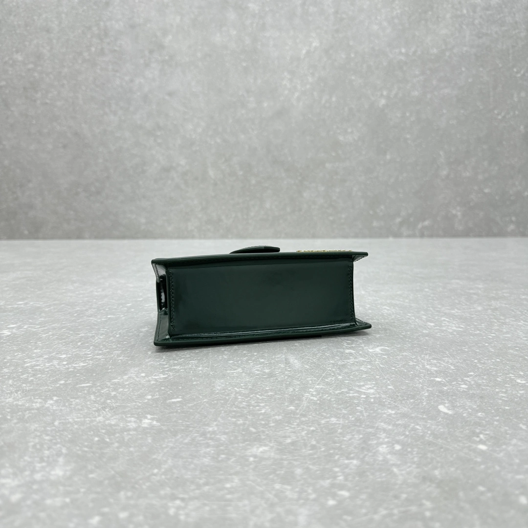 Brand-authenticated Jacquemus Satchel Bags