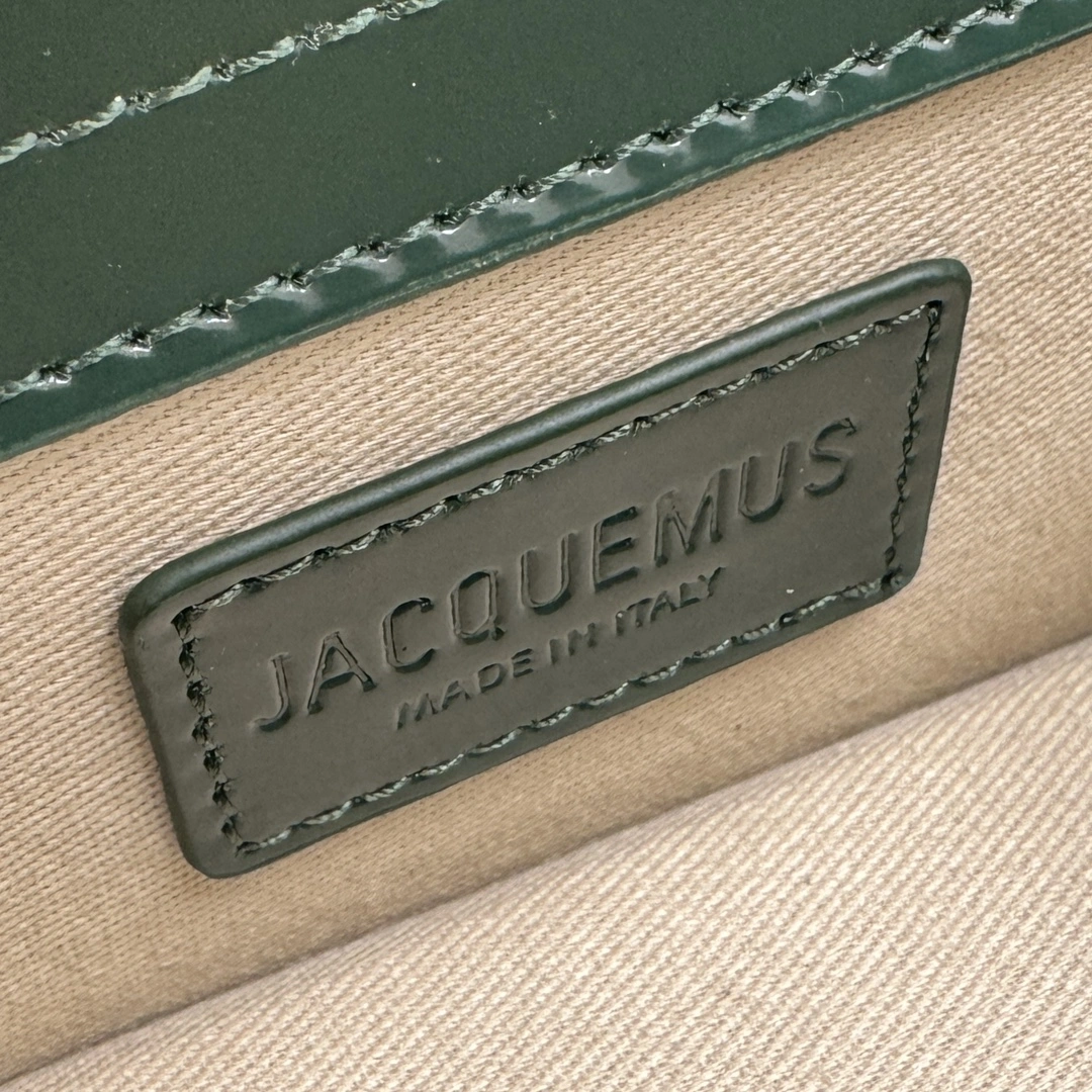 Brand-authenticated Jacquemus Satchel Bags
