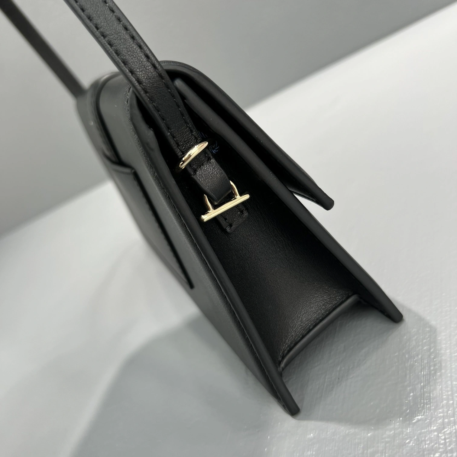 Official Jacquemus Satchel Bags