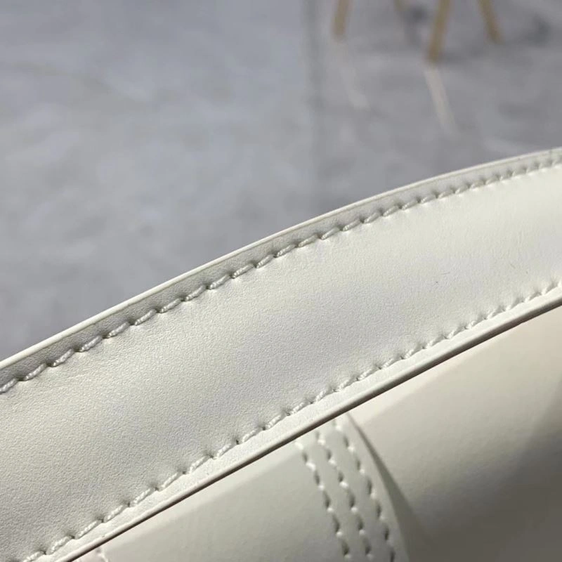 Budget-friendly Jacquemus Satchel Bags