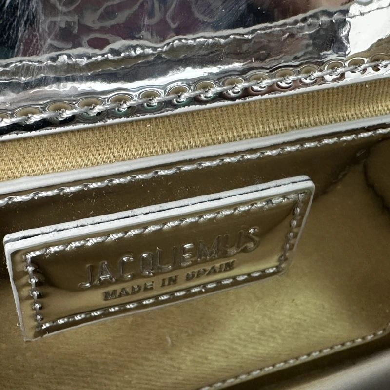 Accurate model Jacquemus Satchel Bags
