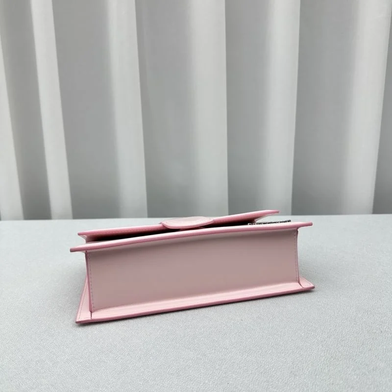 Indistinguishable Jacquemus Satchel bags