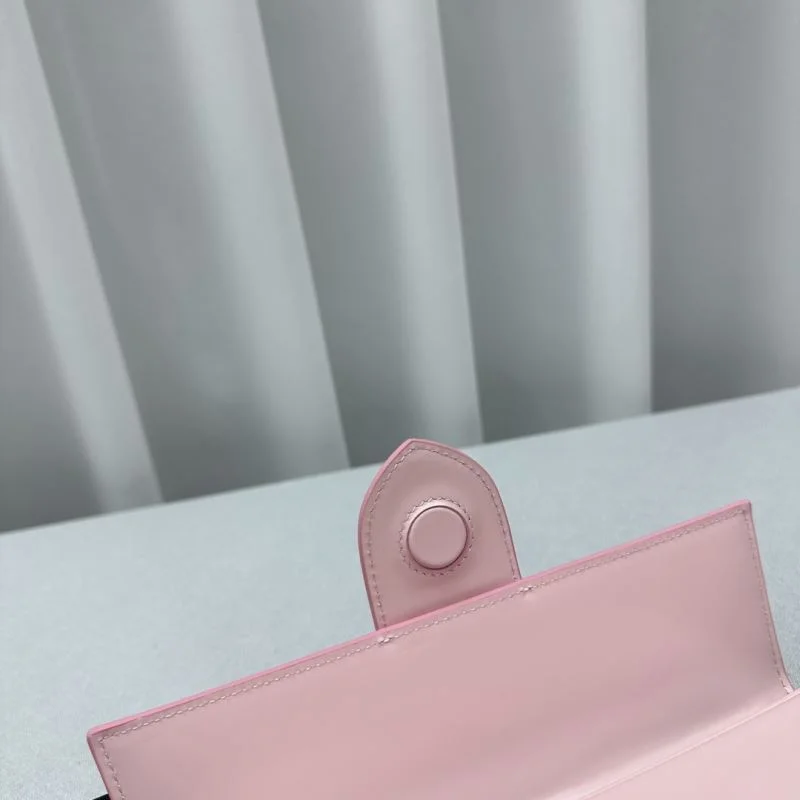 Indistinguishable Jacquemus Satchel bags