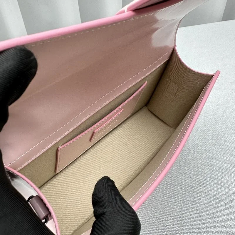 Indistinguishable Jacquemus Satchel bags