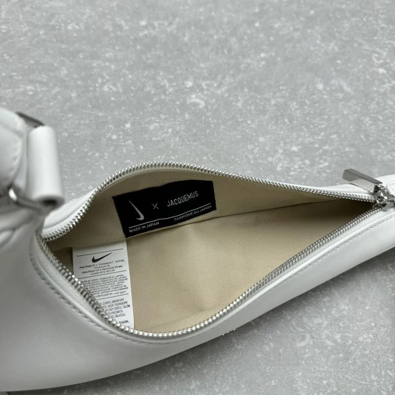 Official Jacquemus Satchel bags