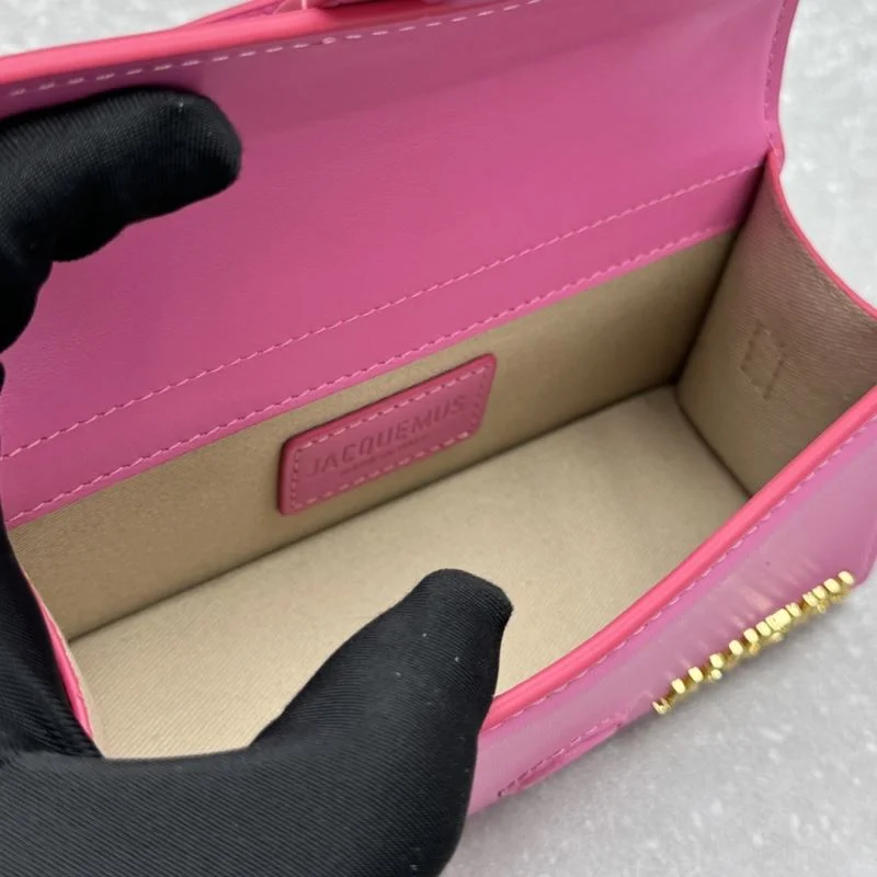 Indistinguishable Jacquemus Satchel bags