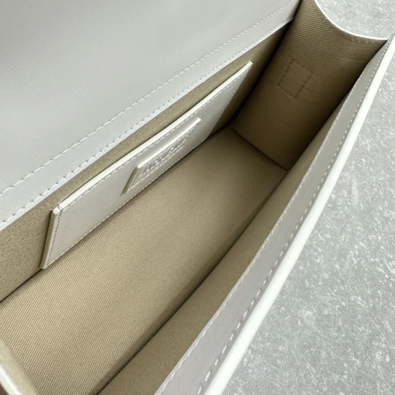 Indistinguishable Jacquemus Satchel bags