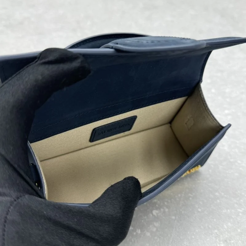 Indistinguishable Jacquemus Satchel bags
