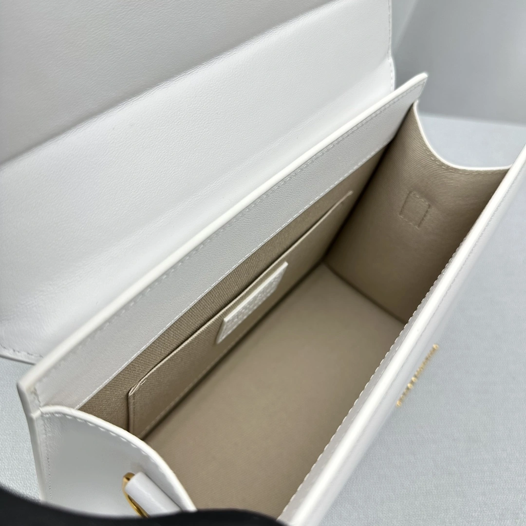 Discounted Jacquemus Top Handle Bags