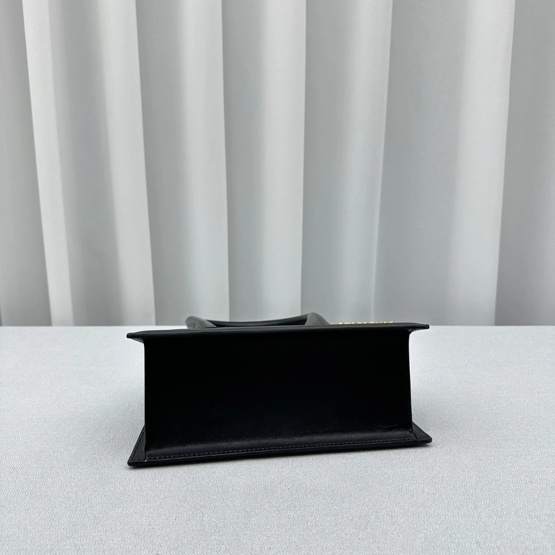 Economical Jacquemus Top Handle Bags