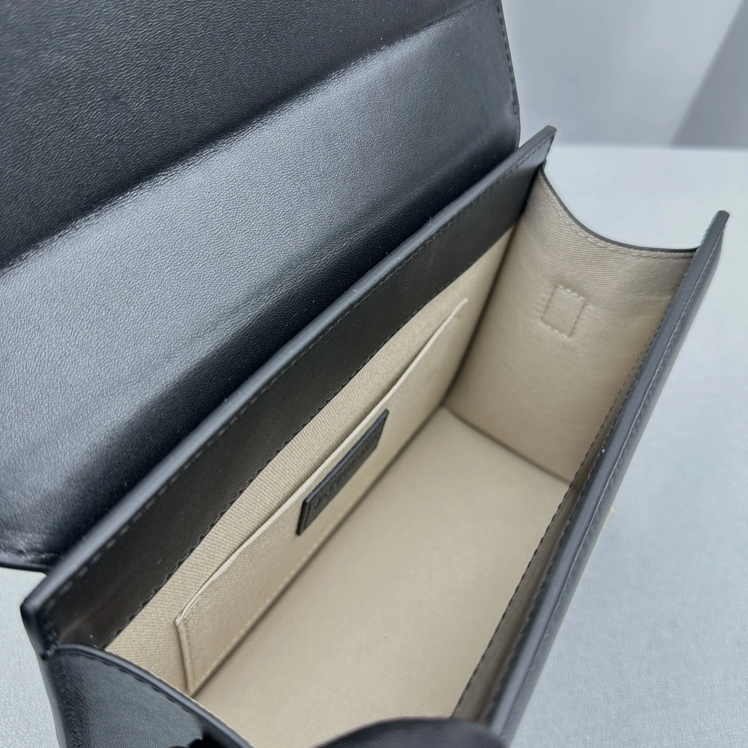 Economical Jacquemus Top Handle Bags