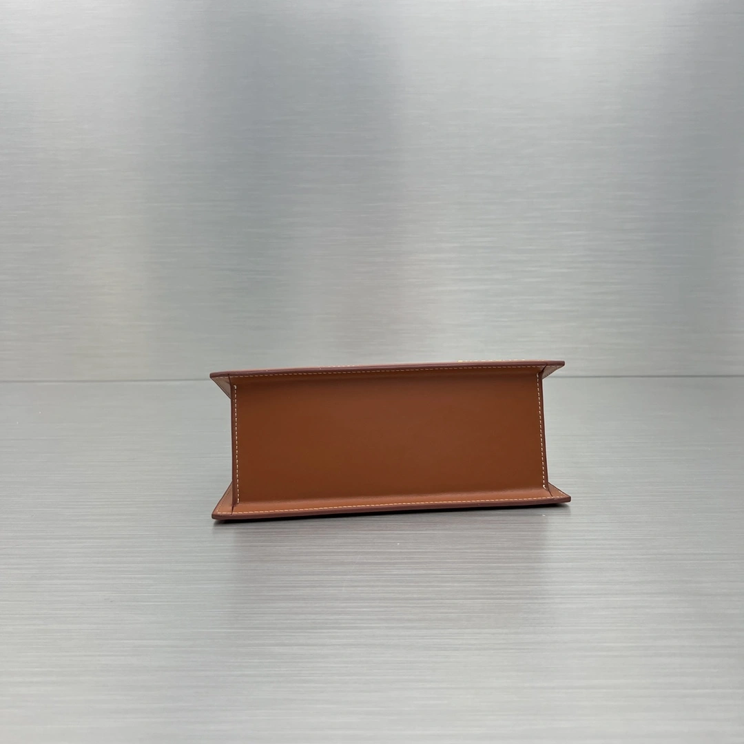 Budget-friendly Jacquemus Top Handle Bags