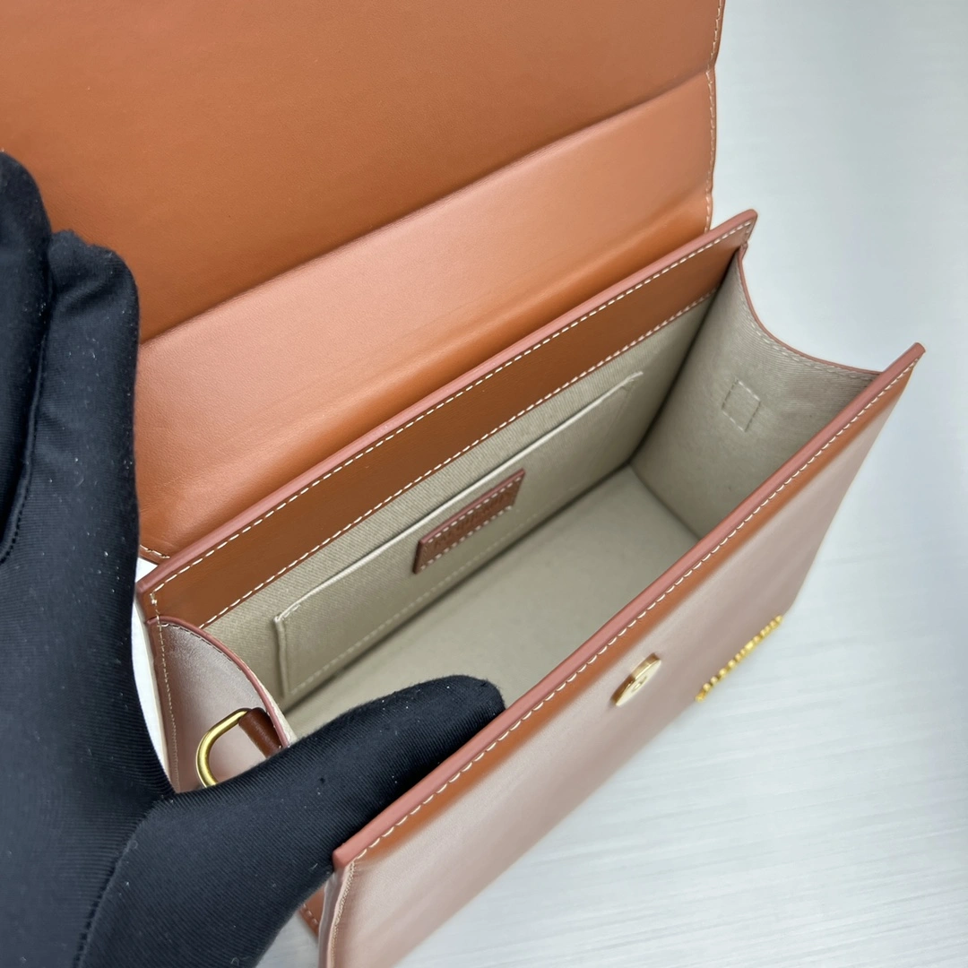 Budget-friendly Jacquemus Top Handle Bags