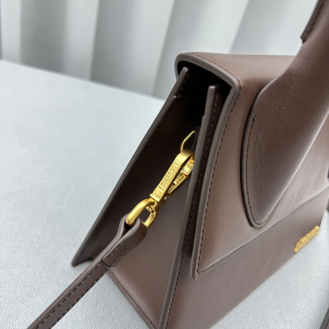 Budget-friendly Jacquemus Top Handle Bags