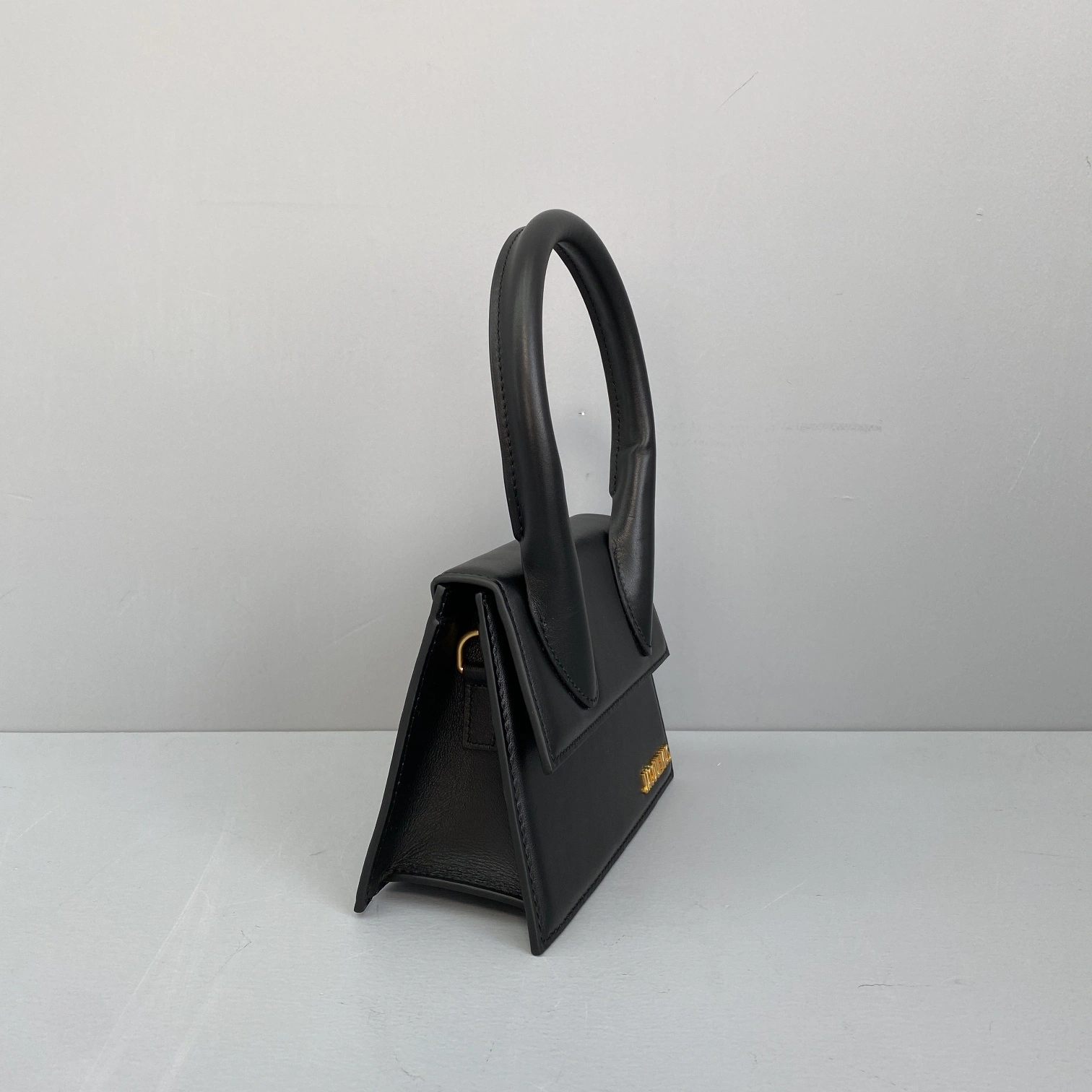 Indistinguishable Jacquemus Top Handle Bags