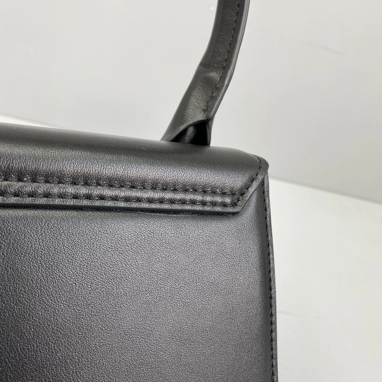 Indistinguishable Jacquemus Top Handle Bags