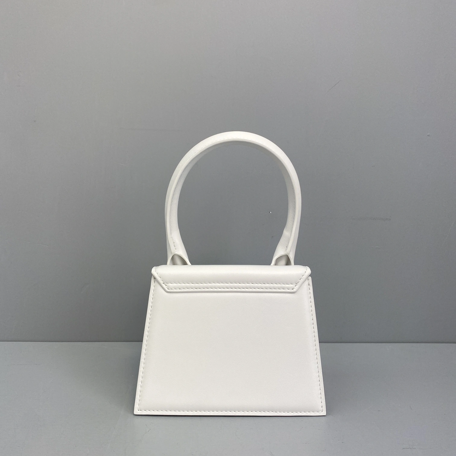 Budget-friendly Jacquemus Top Handle Bags